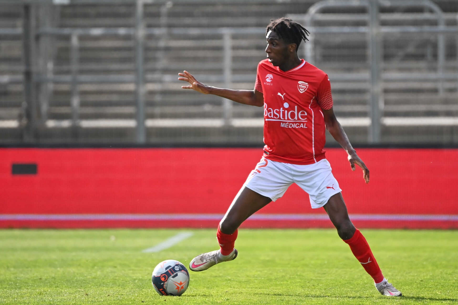 L1 : Nîmes reste en vie, Strasbourg au bord du gouffre — foot11.com